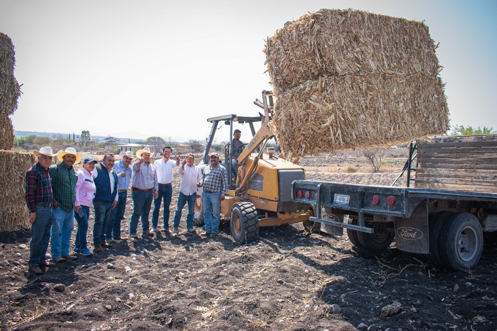 Entregan pacas de rastrojo para el ganado en Apaseo el Grande – Reporte ...
