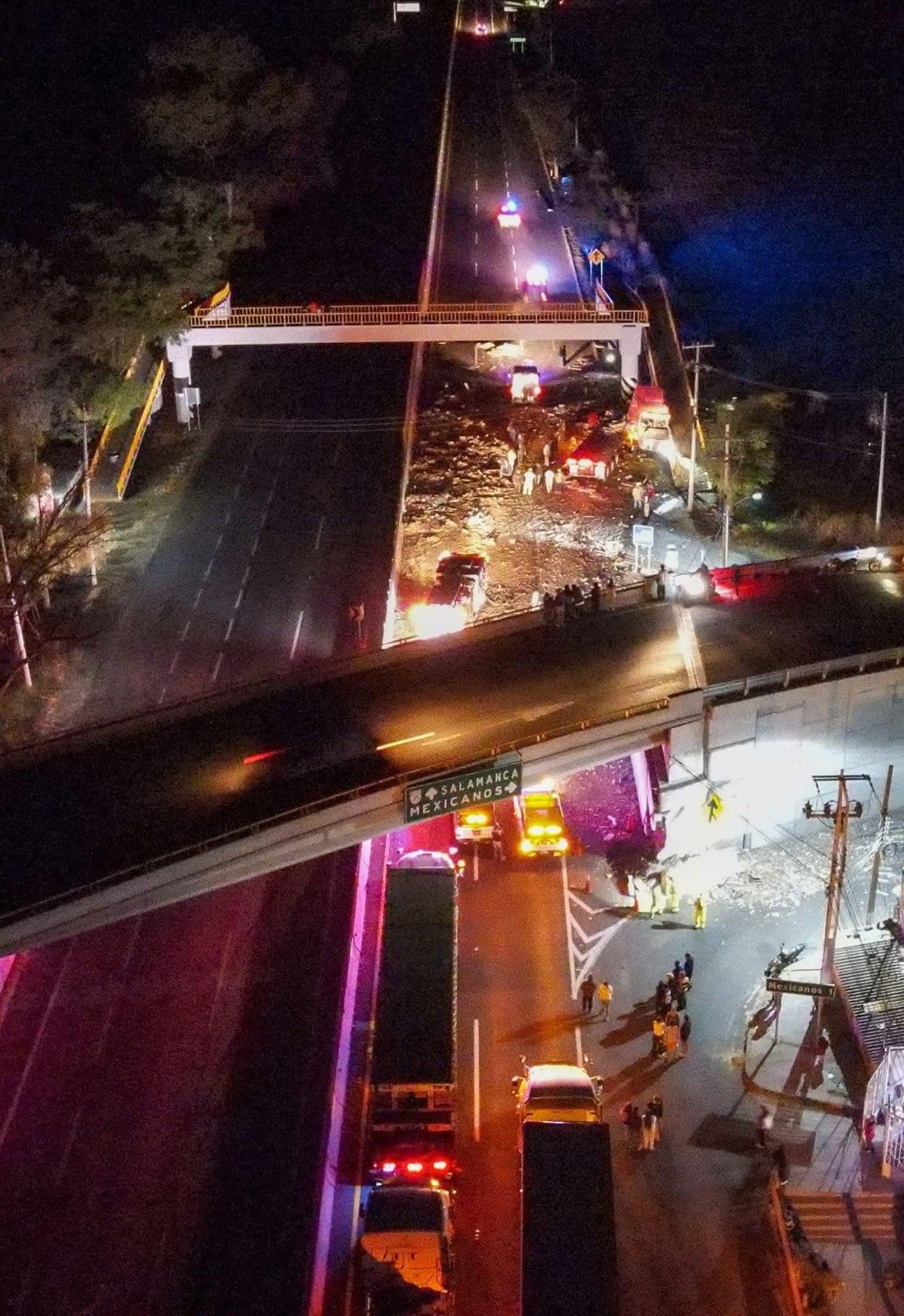Accidente daña puente vehicular y peatonal en el acceso a la comunidad ...